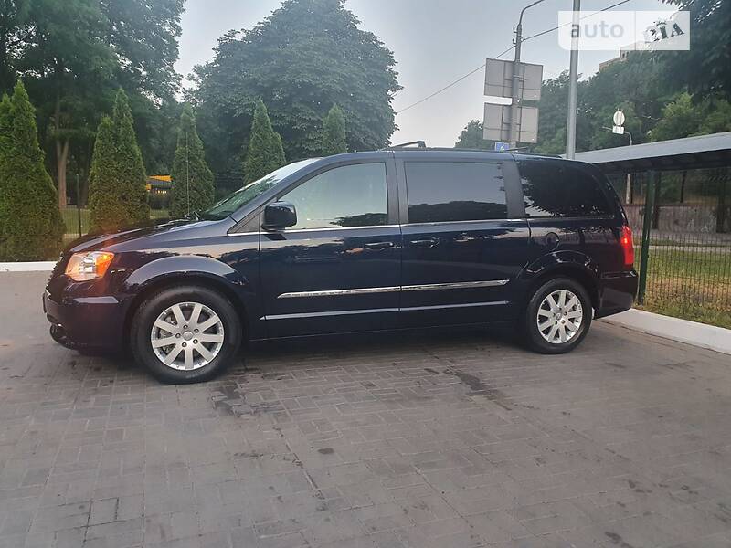 AUTO.RIA – Продам Крайслер Таун Кантрі 2015 (LM6ATJ) бензин 3.6 мінівен ...
