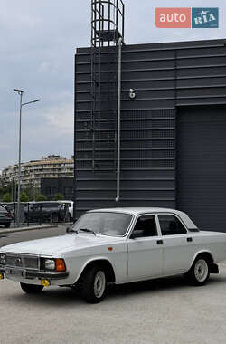 AUTO.RIA – Продам ГАЗ 3102 Волга 2000 бензин 2.5 седан бу у Києві, ціна ...