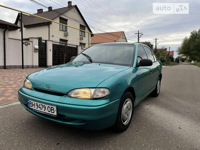 Hyundai Accent 1994 KMHVF31NPSU127217 history of car sales on auto.ria